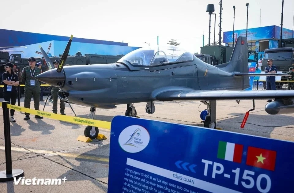 Primer avión de entrenamiento y patrulla TP-150 “Hecho en Vietnam ...