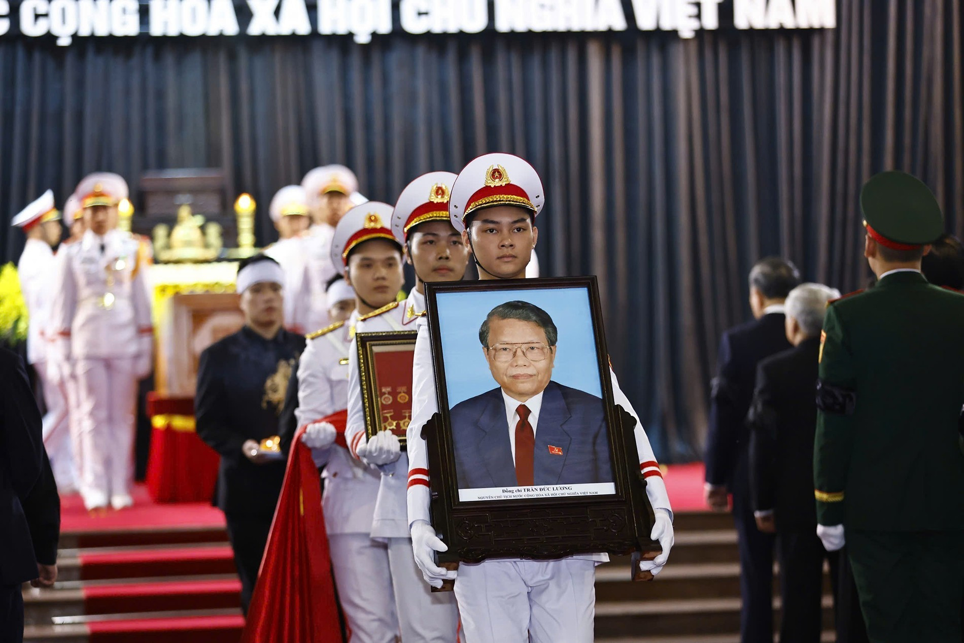 [Foto] Funeral del expresidente Tran Duc Luong | Nhan Dan Online